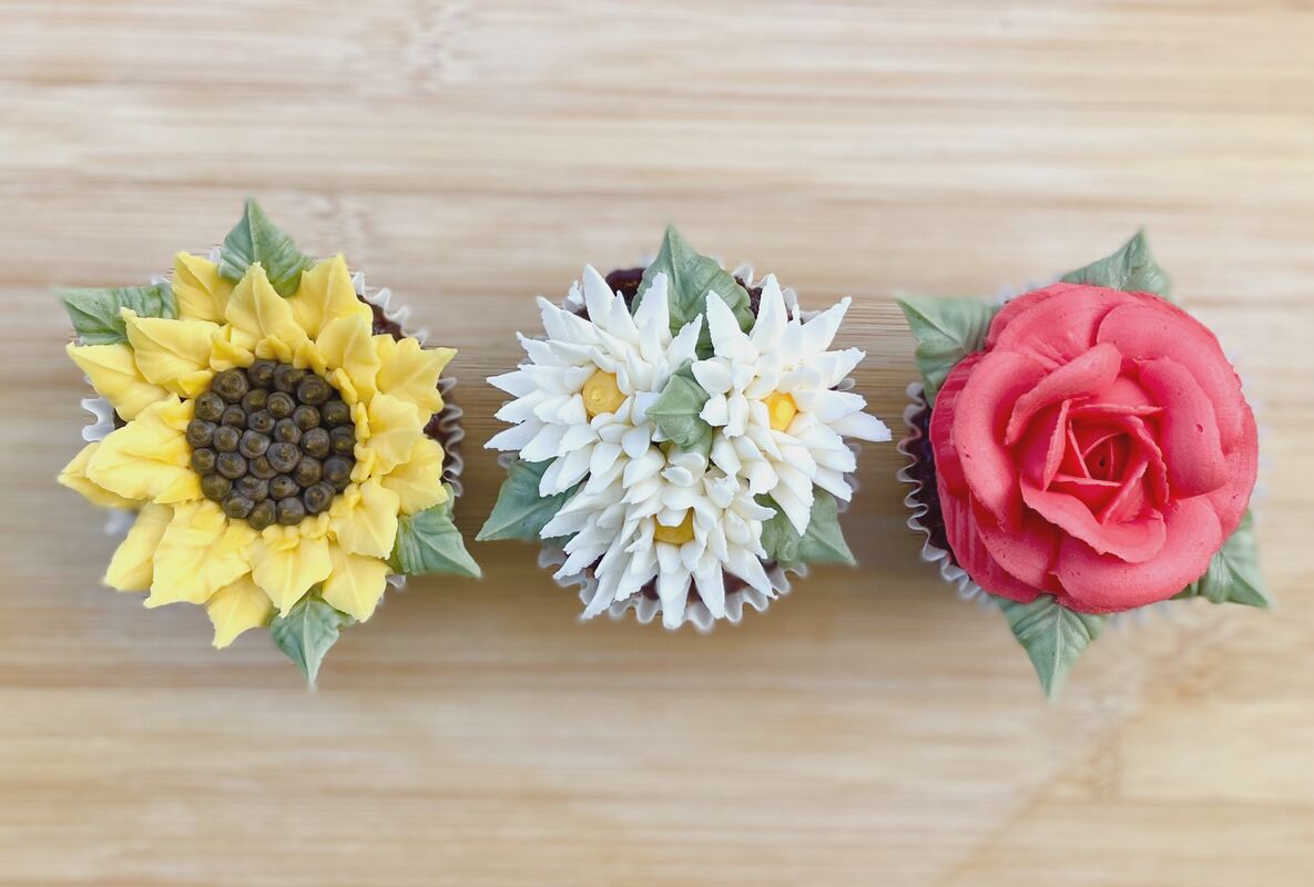 Buttercream Flower Class -8/23 — The Golden Flour Bakery