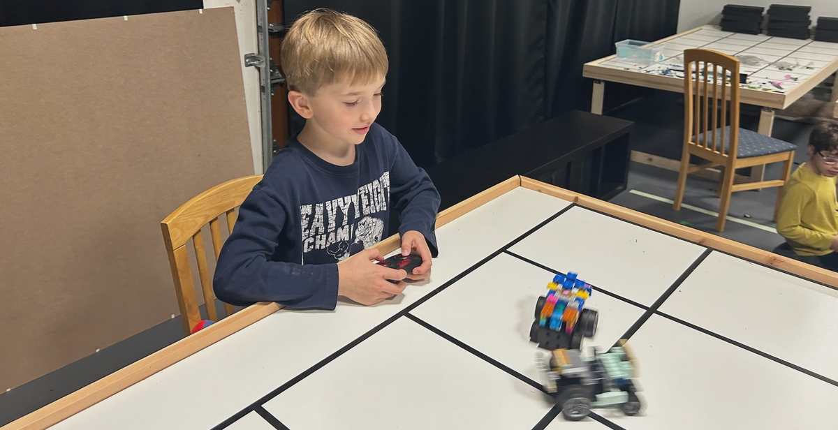 Build Battlebots with LEGO — Cyberkids